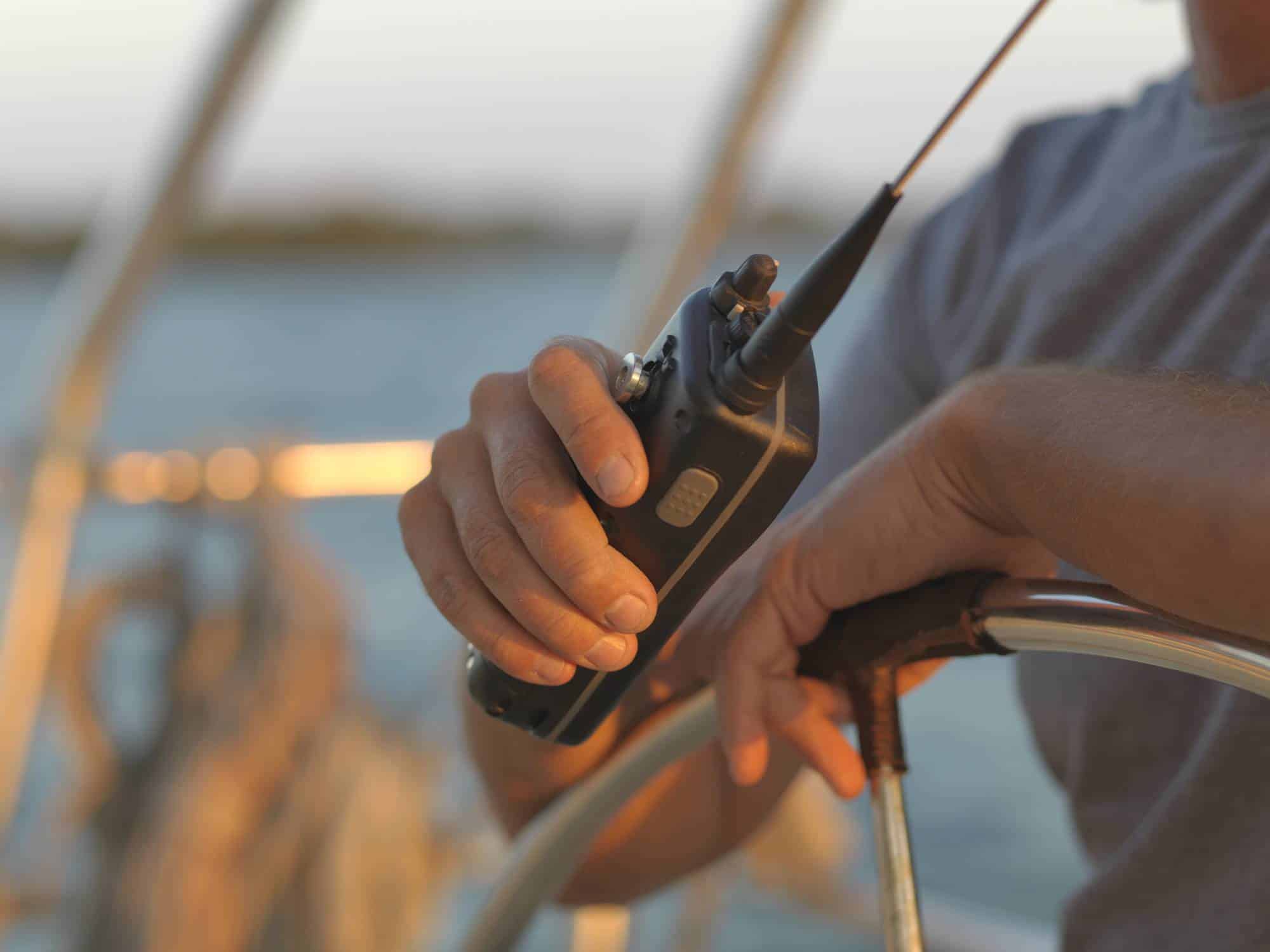 Navigation en haute mer, quel système de communication choisir ? - Ist ...